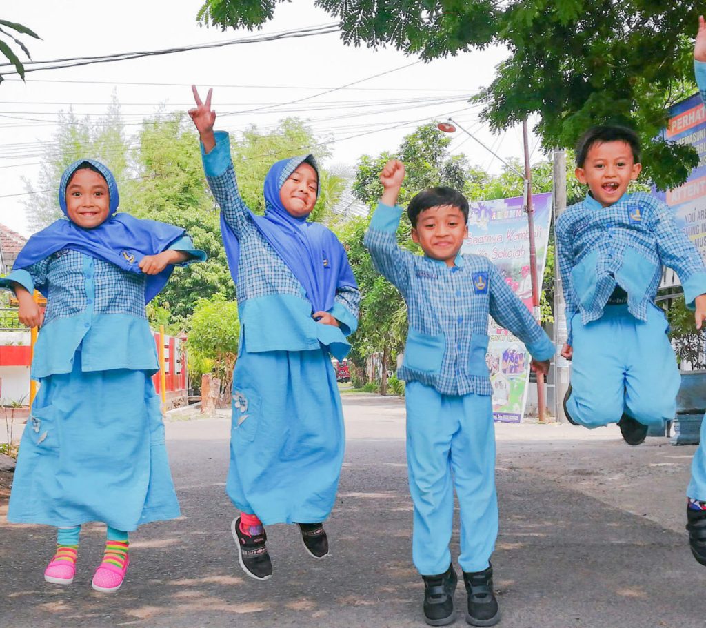 Bikin Seragam SDIT Murah Kualitas Terbaik » Ozza Konveksi