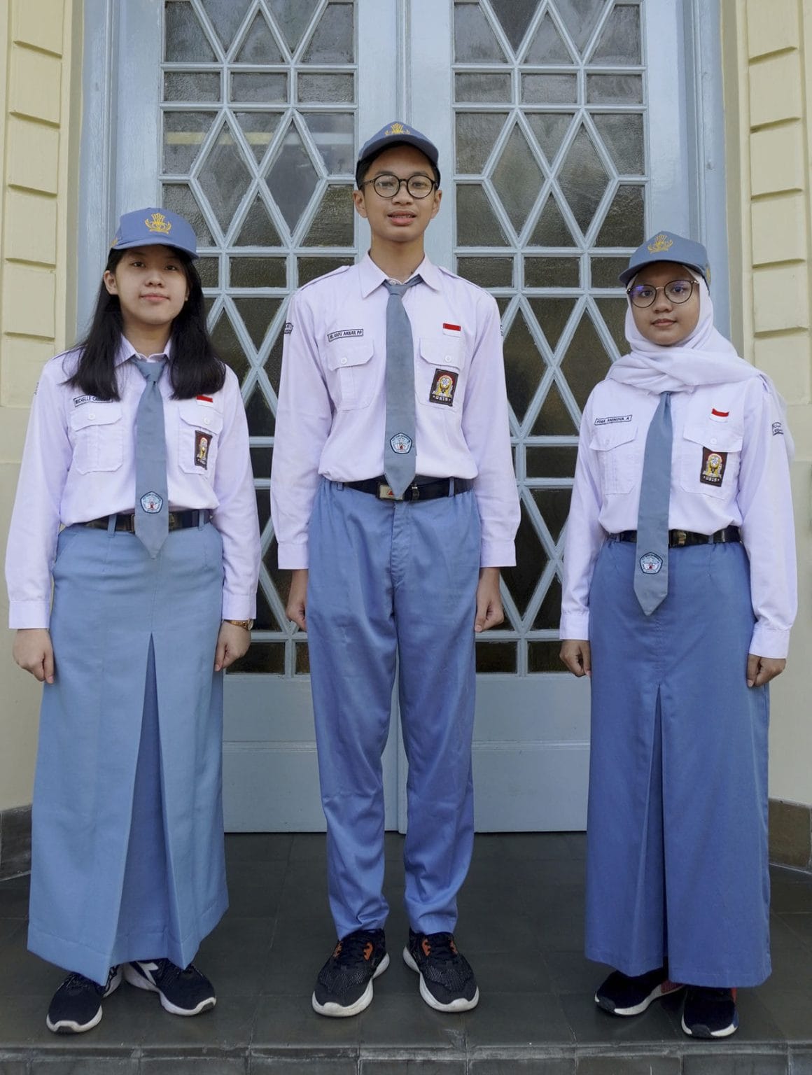 Pemakaian Atribut Sekolah Dan Ketentuannya